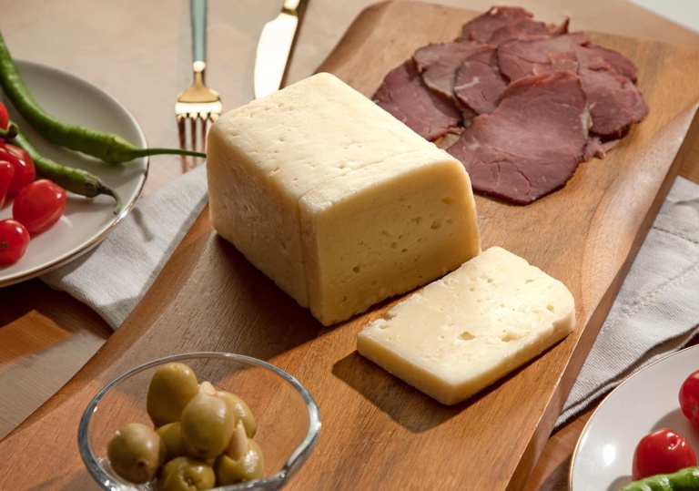 Best 28 Types Of Turkish Cheese | A Local Guide From Turkey • Turkpidya 🇹🇷